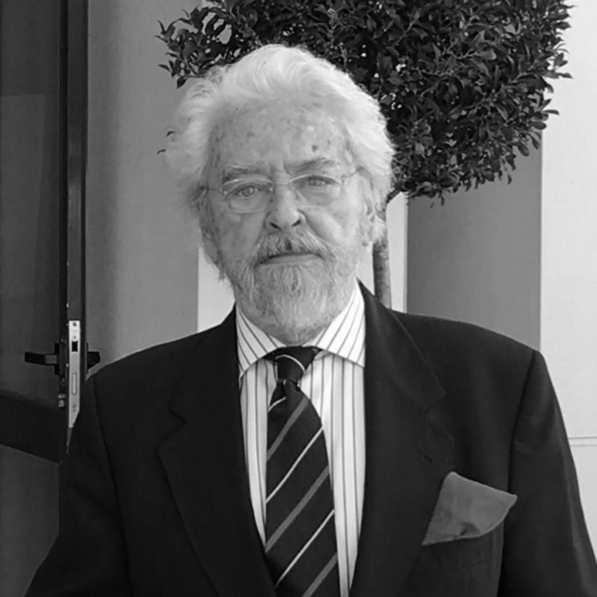 José María Álvarez - Editorial Pre-Textos